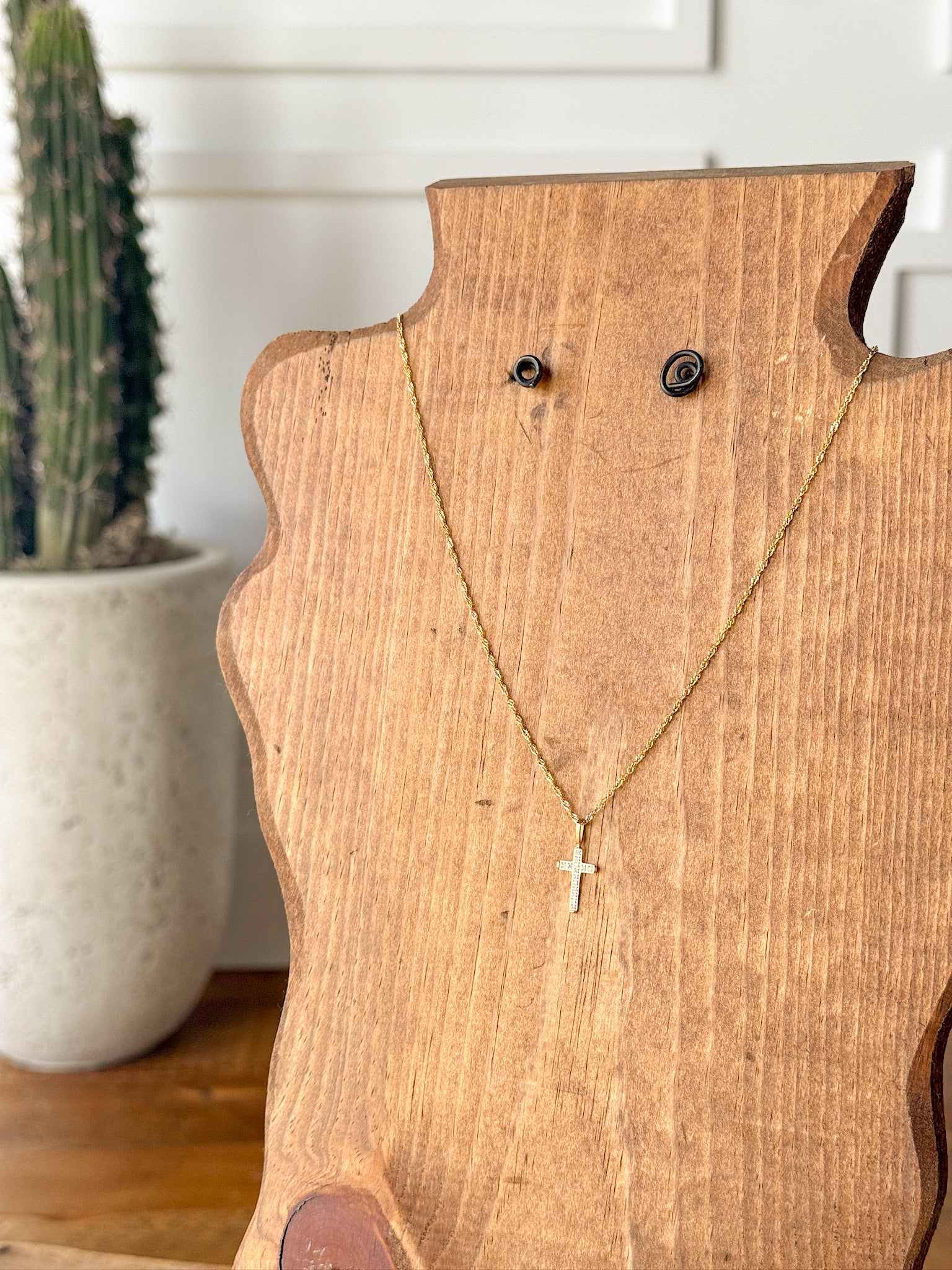 Cross Necklace – Savannah Sevens western life{&}style